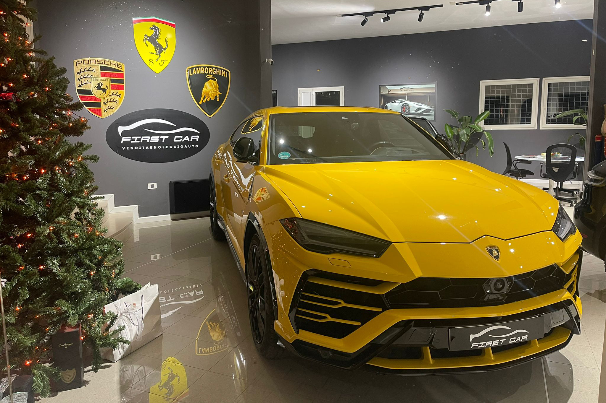 First Car - Luxury Car - Avvenice