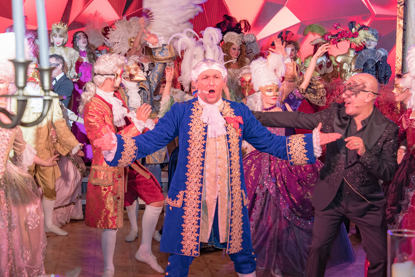 The Grand Masked Ball - Avvenice