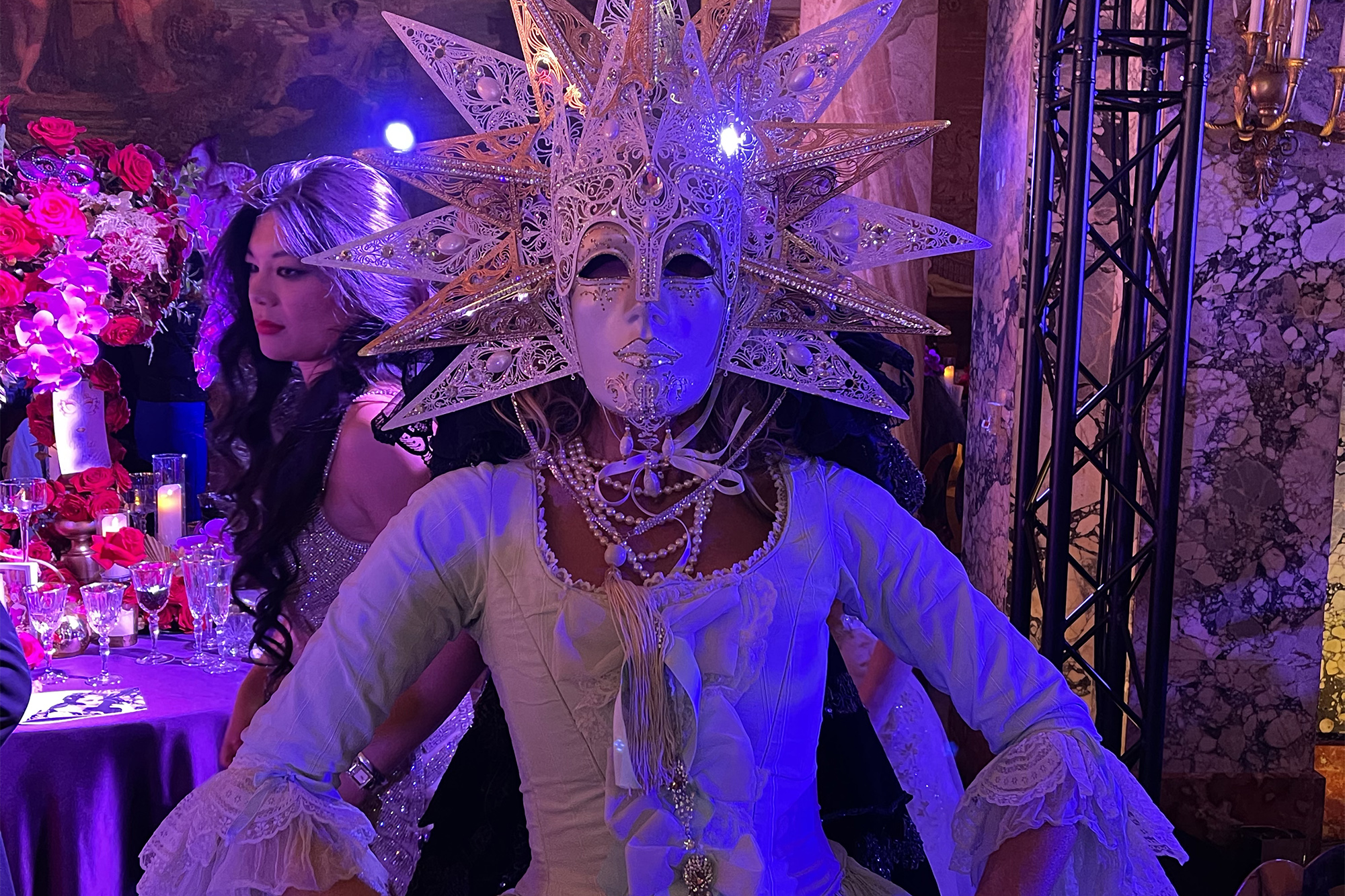 The Grand Masked Ball - Avvenice
